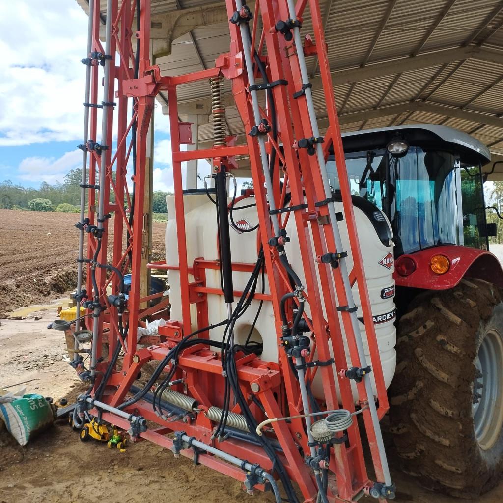 PULVERIZADOR KUHN GARDIEN H - 800 LITROS 14 METROS DE BARRAS ANO 2021 | Agro22